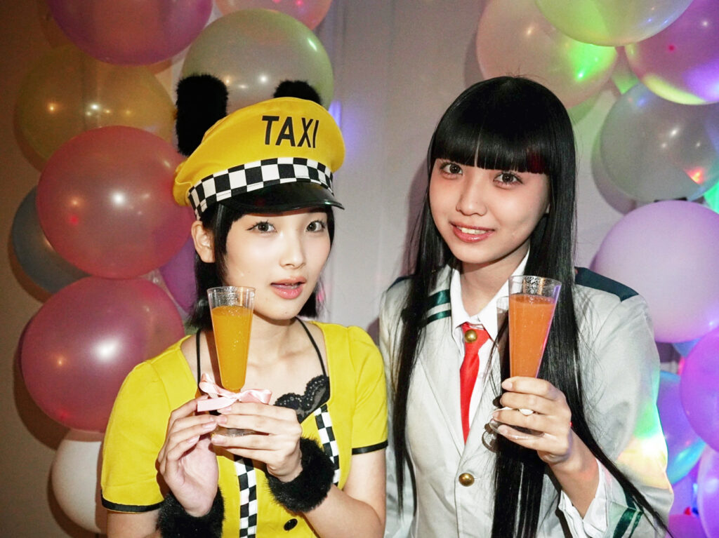 【ハロウィンイベントレポートPART I】28人がガチ仮装で集結⭐︎ 映えスポットやスイーツも登場♩