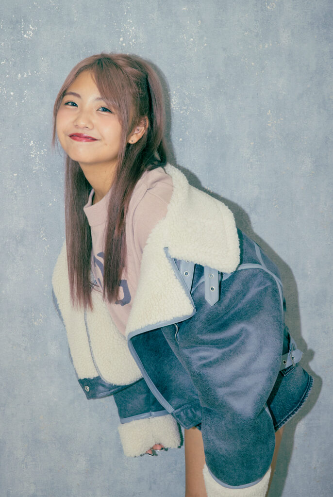 【GYDA】フェイクスウェード×ピンクニットで、甘辛ミックスなオトナコーデ